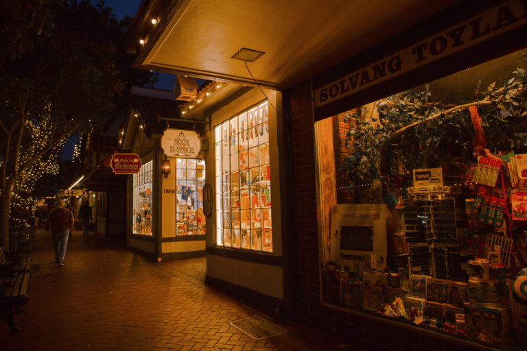 The Best Christmas Photo Spots in Solvang, California - inAra By May Pham