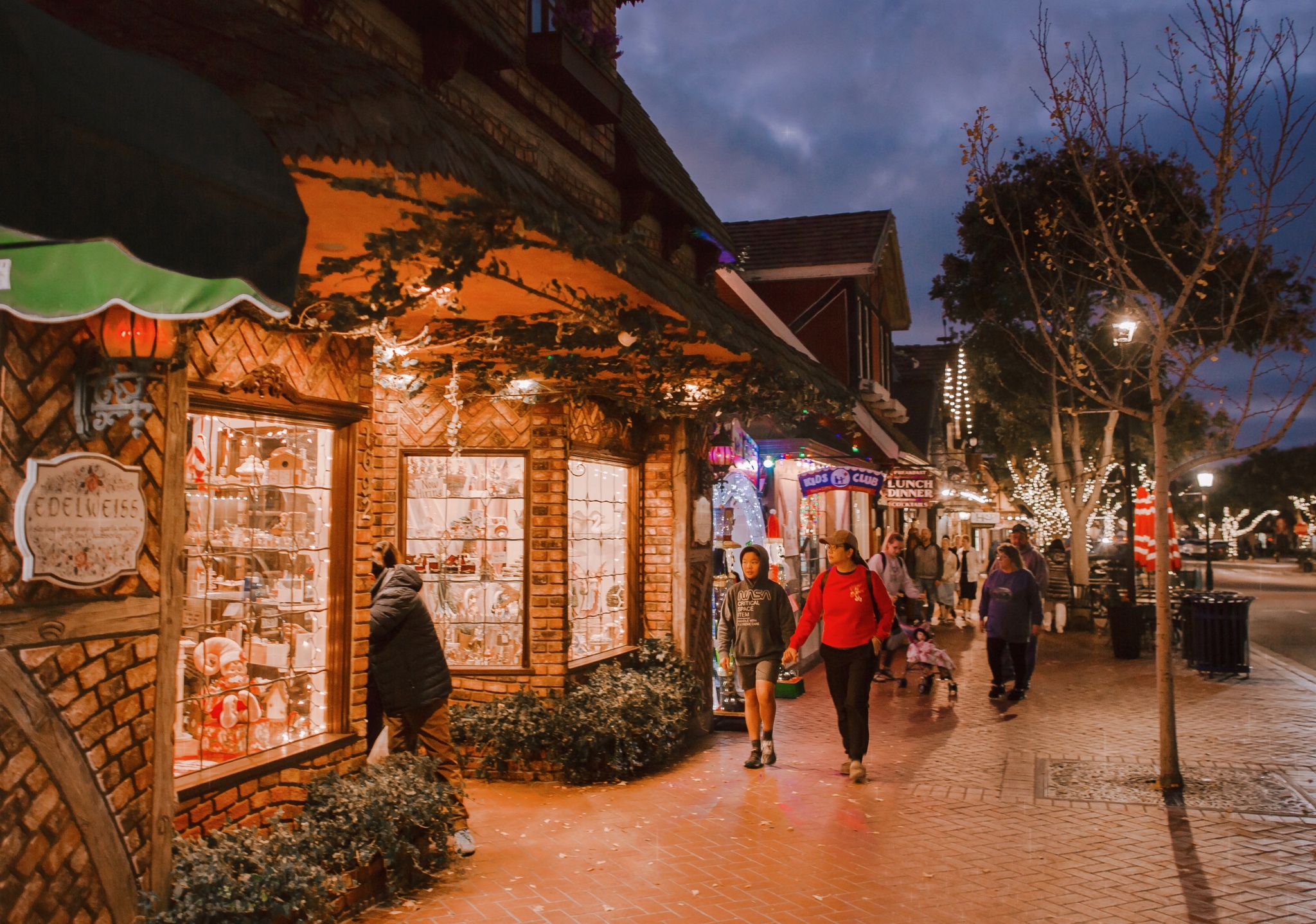 The Best Christmas Photo Spots in Solvang, California - inAra By May Pham