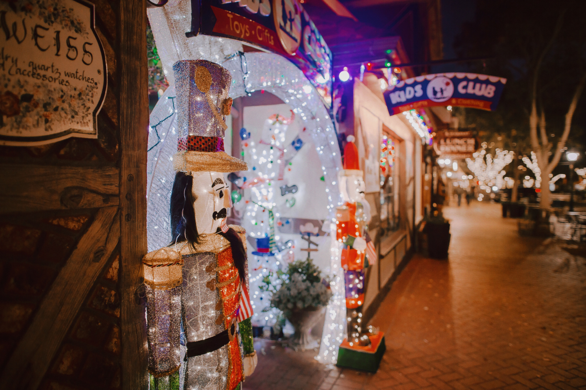 The Best Christmas Photo Spots in Solvang, California - inAra By May Pham